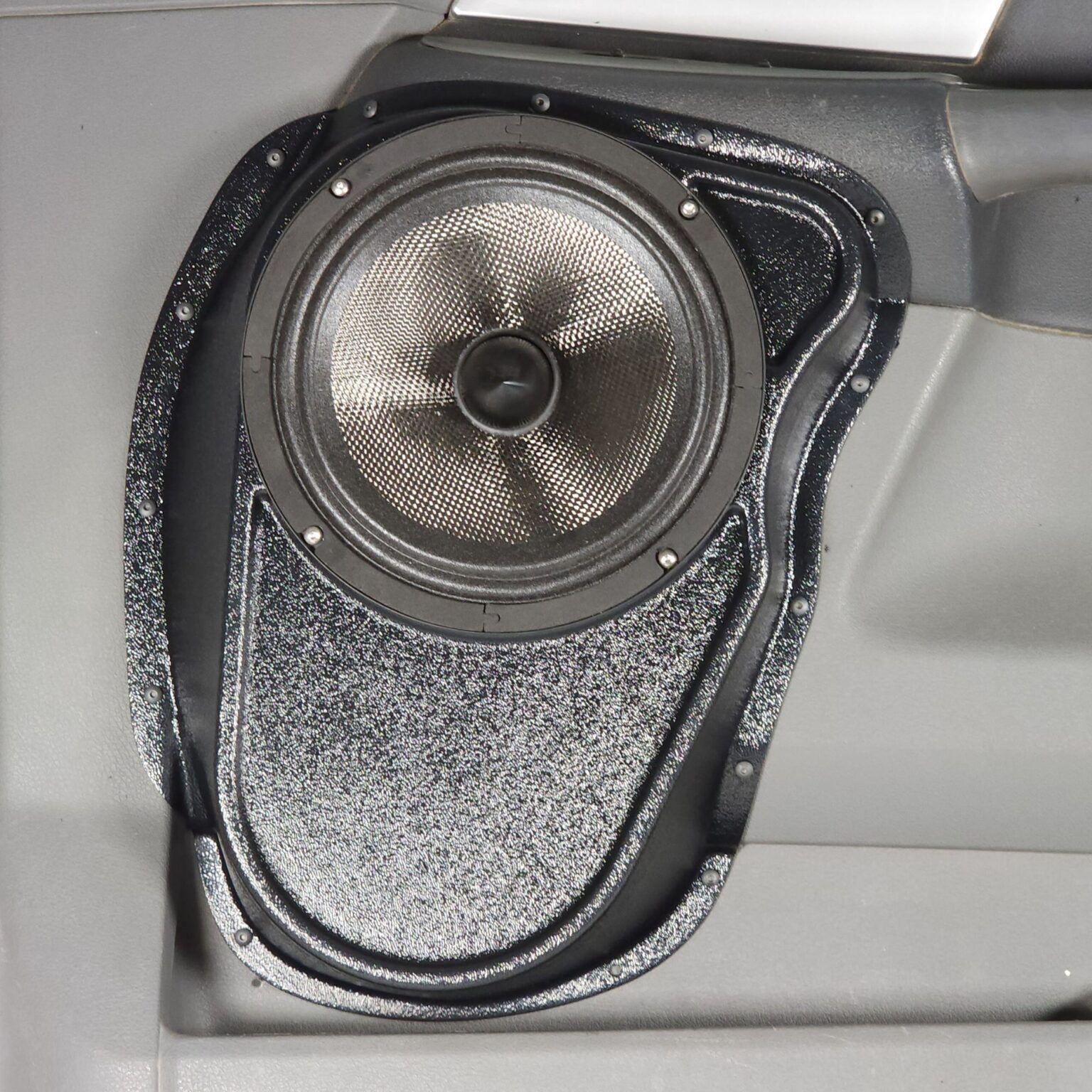 Dodge – Custom Speaker Pods
